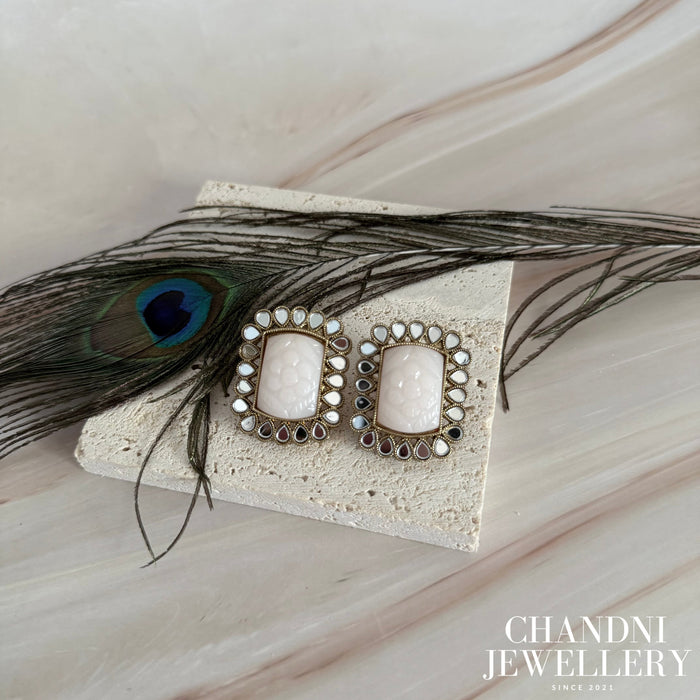 Jasum Studs | Earrings